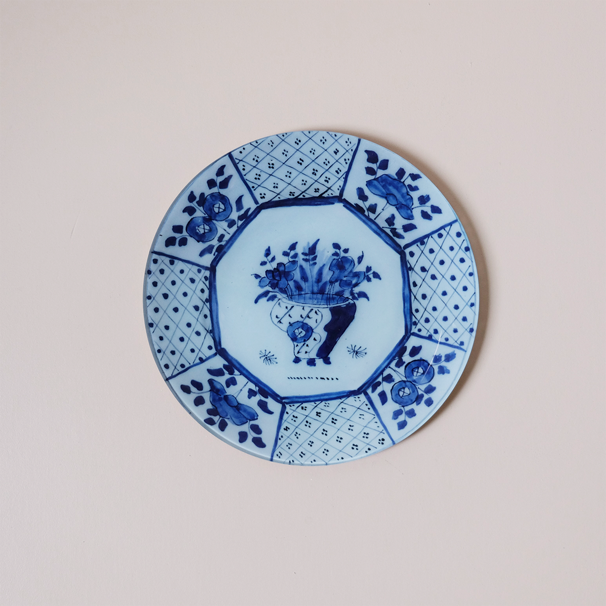 10" Round Dish, Delft #2 – Holliday